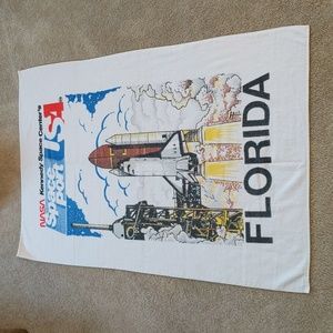 Bath | Vintage Early 8s Nasa Kennedy Space Center Full Size Beach Towel ...